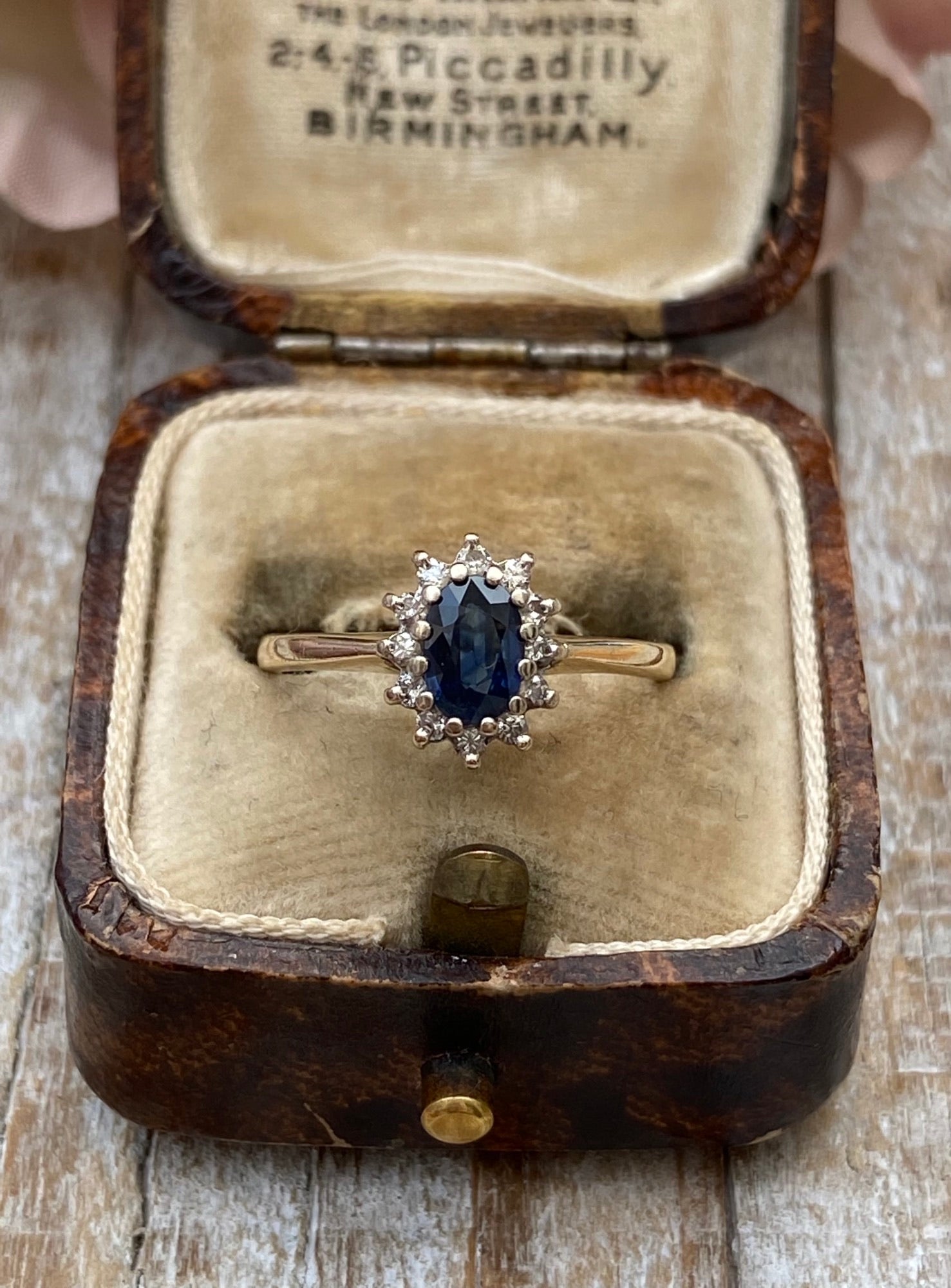 Shop Vintage – Magpie Vintage Gems